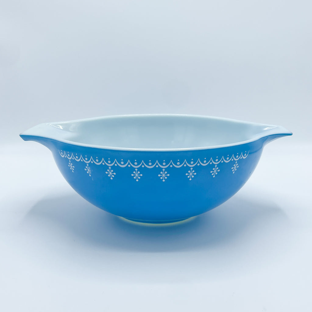Vintage Pyrex Blue Snowflake Garland Cinderella Bowl 444 – Little Hippie